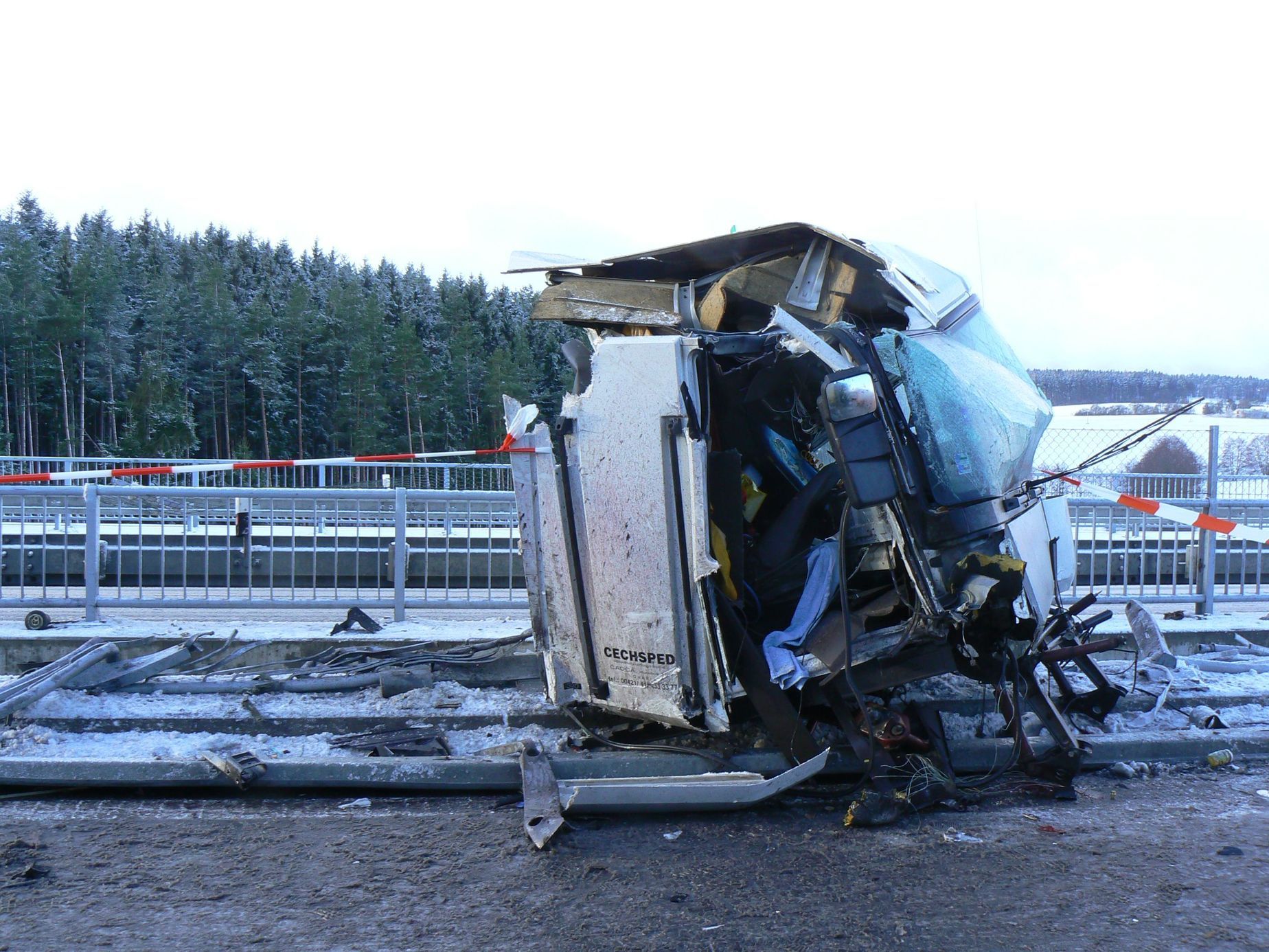 Dálnici D5 směrem na Rozvadov blokuje nehoda - Aktuálně.cz