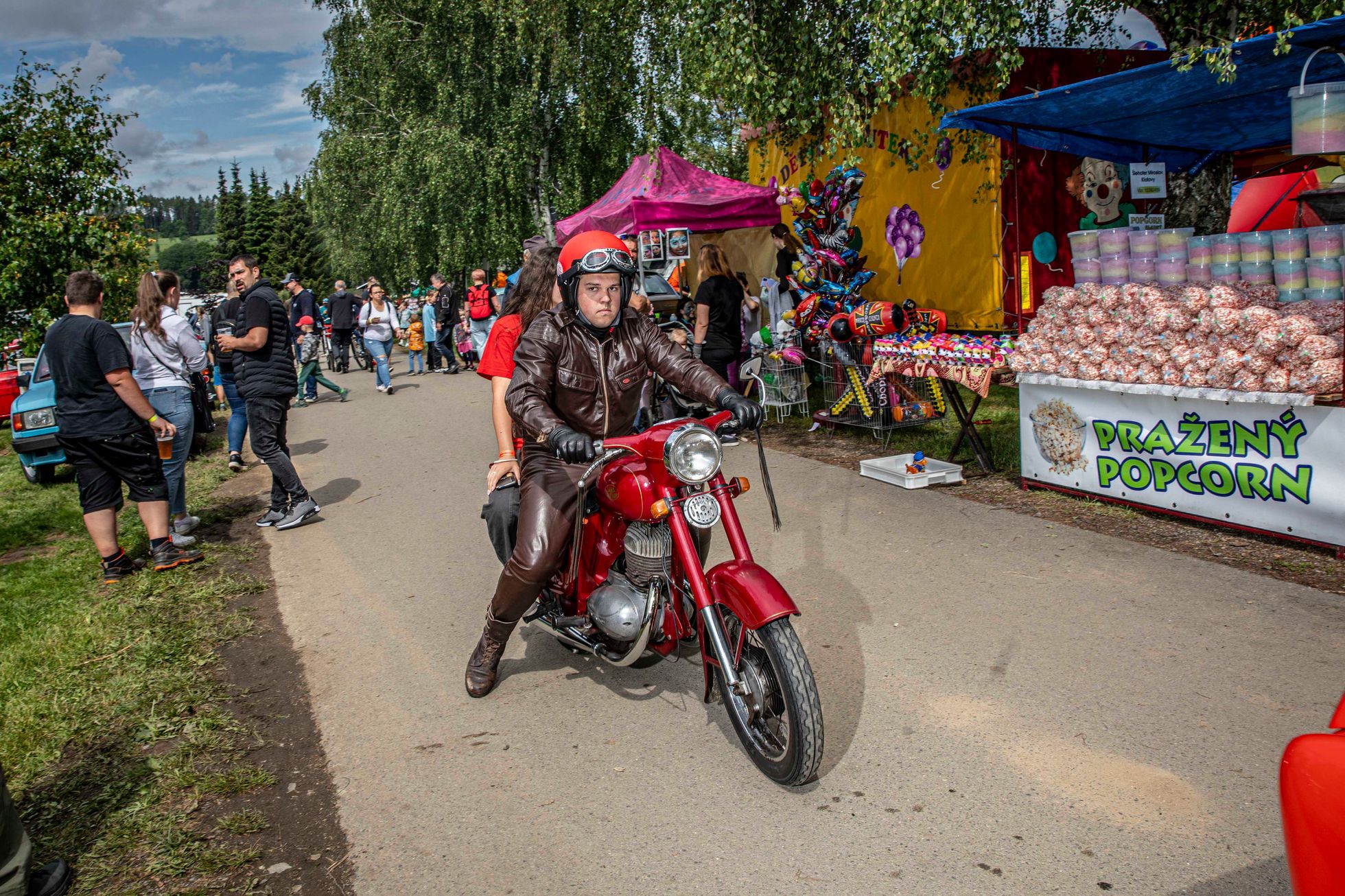Sraz socialistických aut Hnačov - Aktuálně.cz