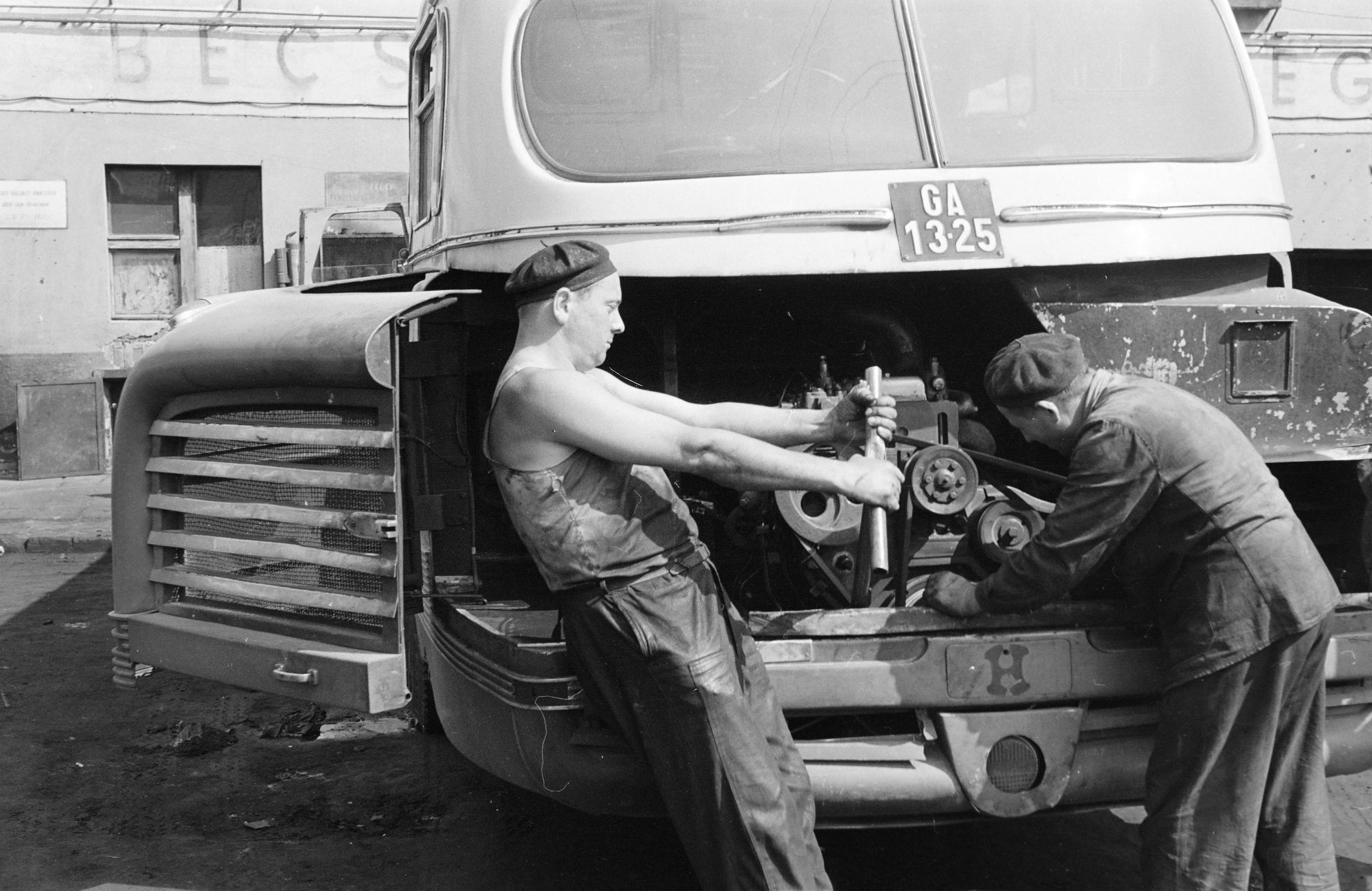 Historie maďarských autobusů Ikarus 55 a 66 - Aktuálně.cz