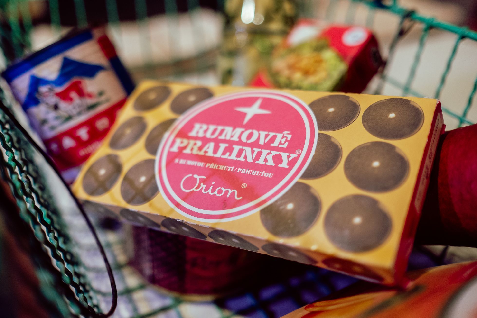Rumové pralinky či Kofila. Jak vypadaly obaly známých cukrovinek za ...