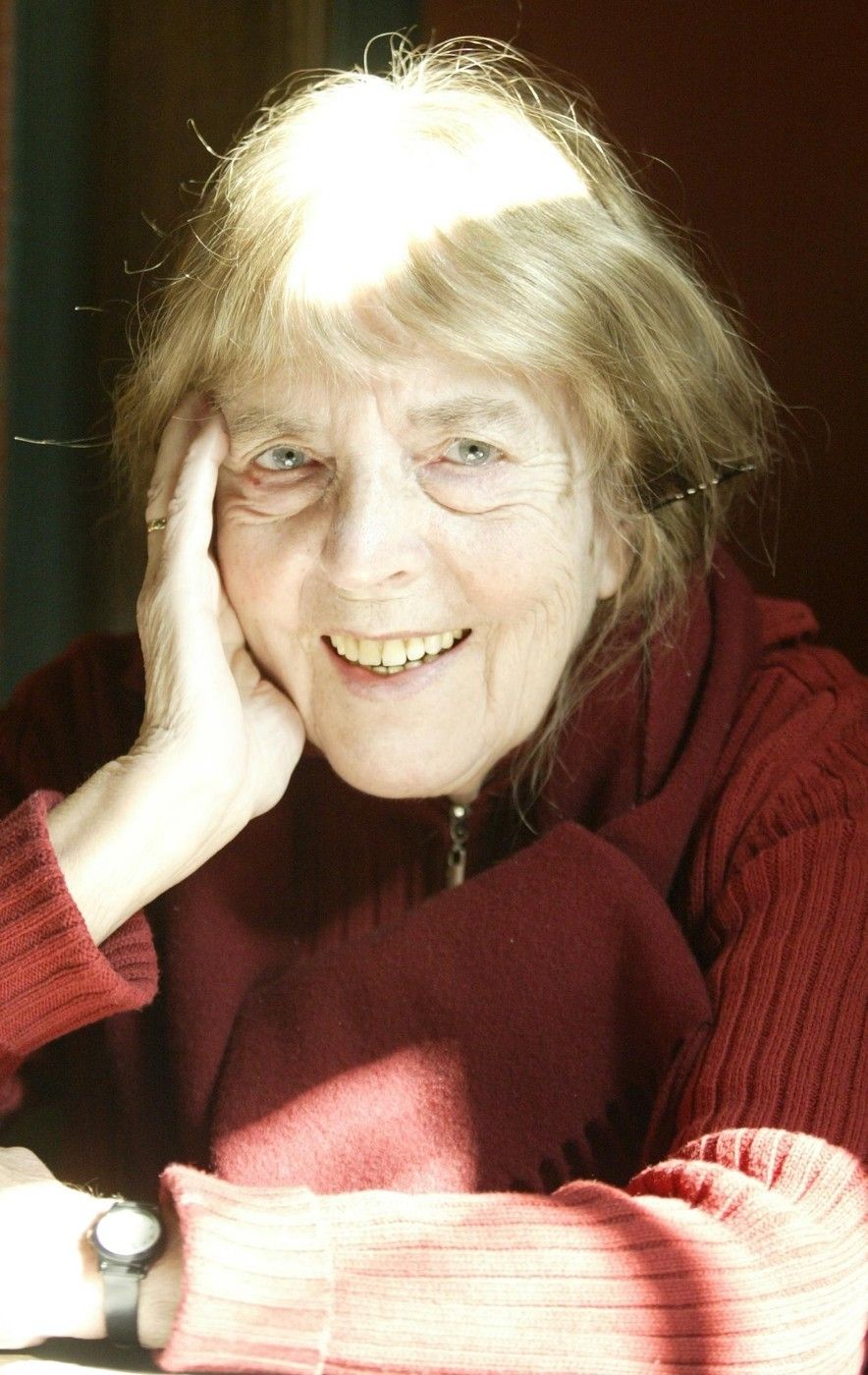 Zemřela Adriena Šimotová, první dáma české výtvarné scény - Aktuálně.cz