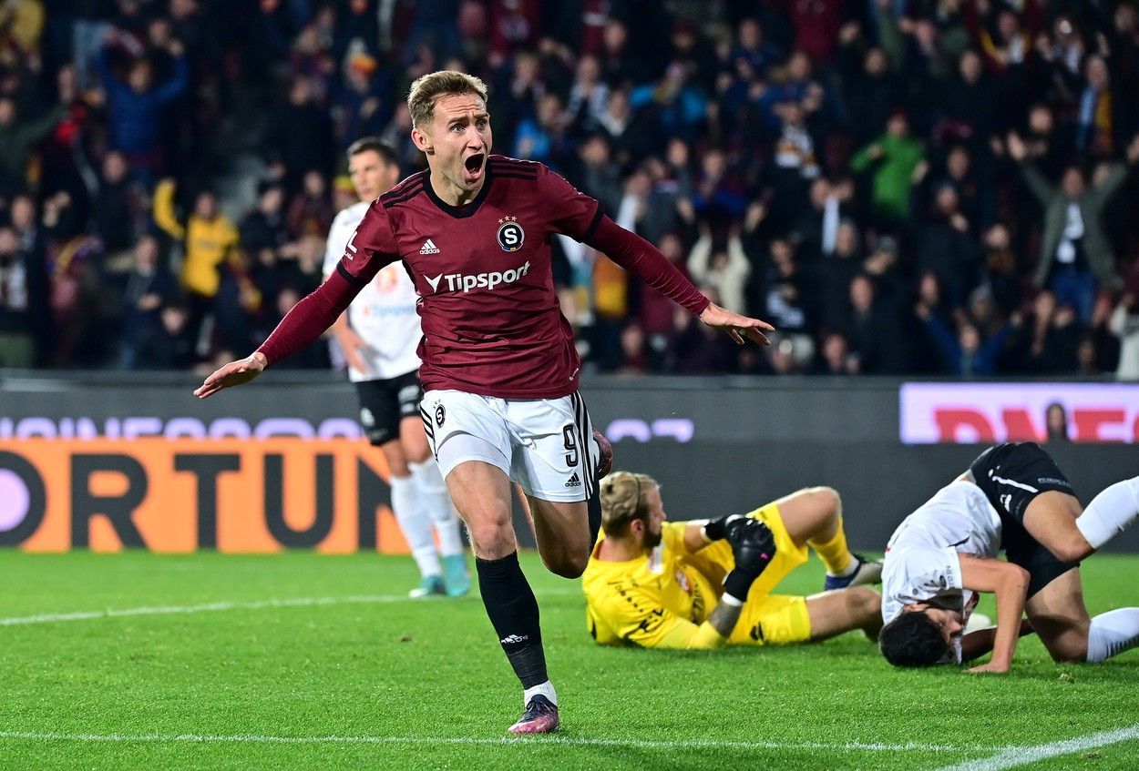 Sporný gól Kuchty? Pro rozhodčí šílená situace, navíc na Spartě, říká ...