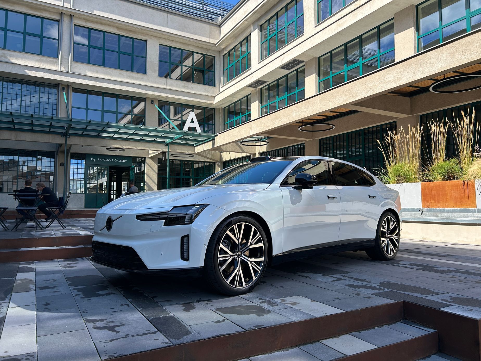 Volvo ES90 - Aktuálně.cz