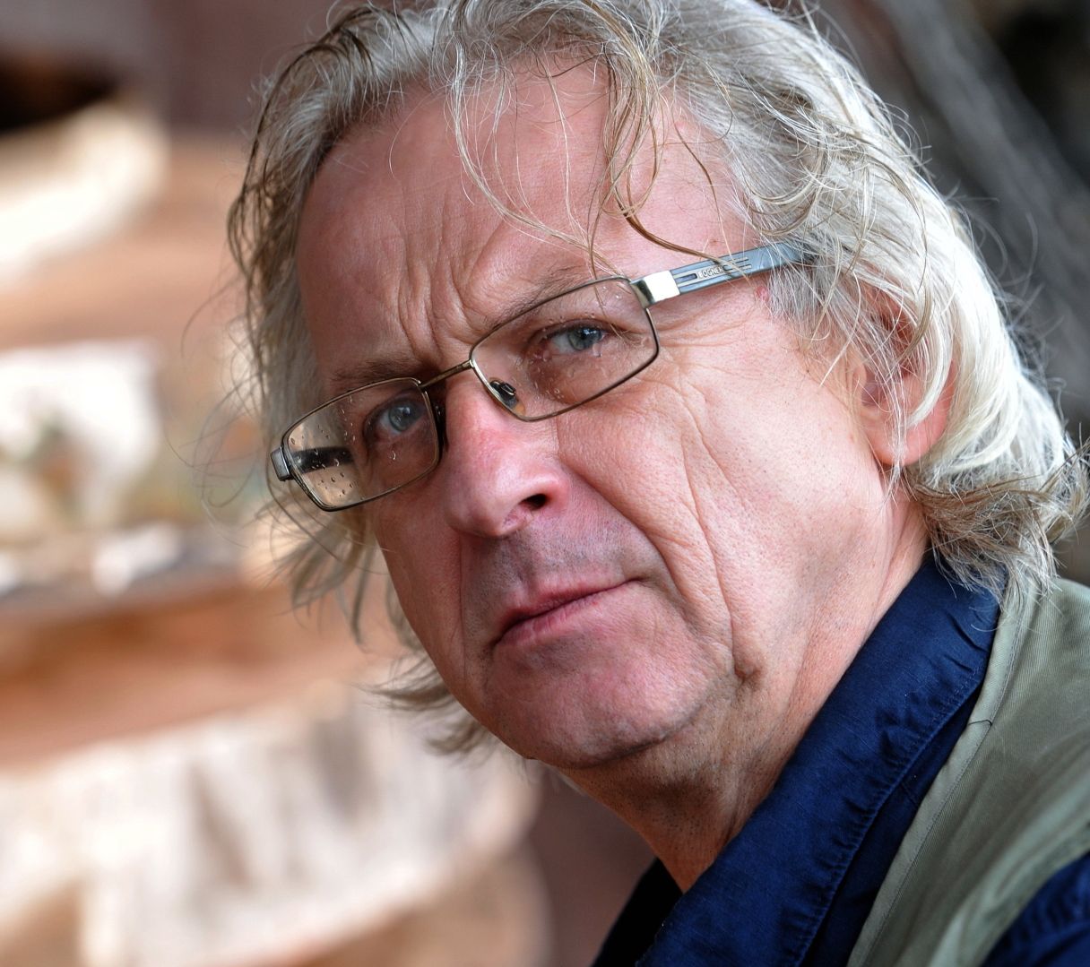 Sochař Stefan Milkov vystavuje drobné kresby, které vznikaly během nocí ...