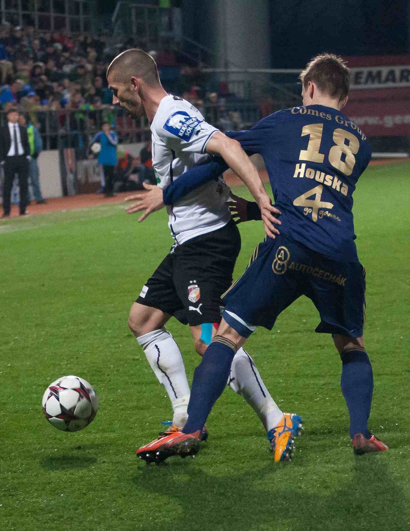 Rezek bude hrát opět na Kypru, posílil Apollon Limassol - Aktuálně.cz