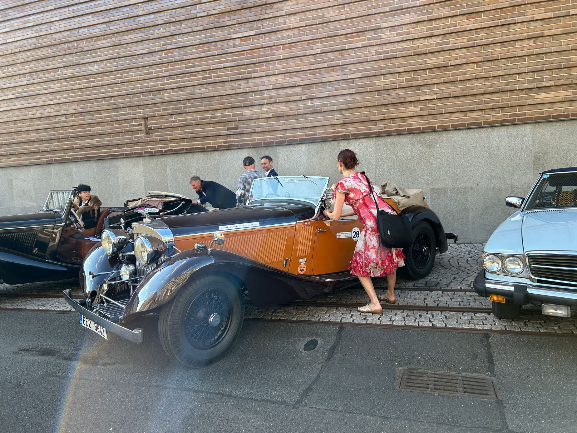 Jedeme s veterány Czech Oldtimer Express do Nice. Opravovat se muselo ...