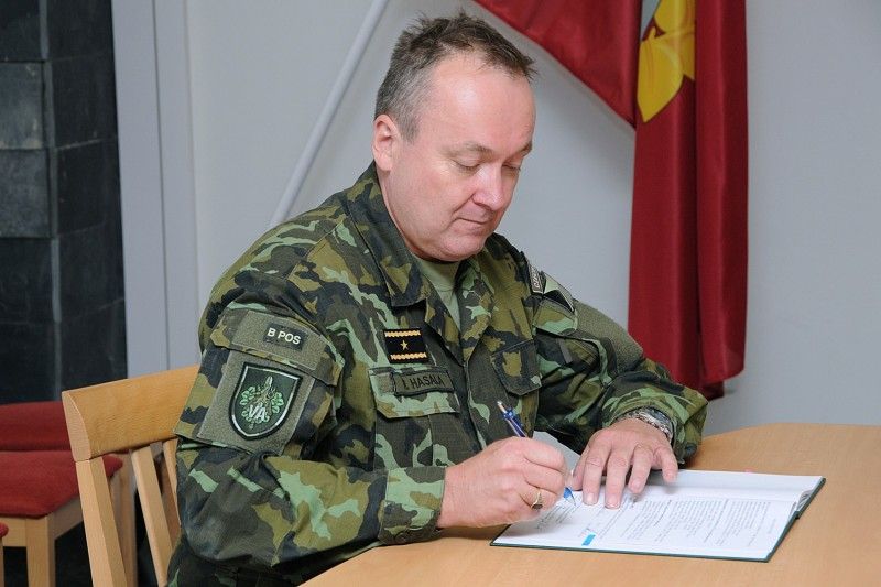 Ředitel BIS, náčelník štábu Řehka a další. Koho Pavel poprvé povyšoval ...