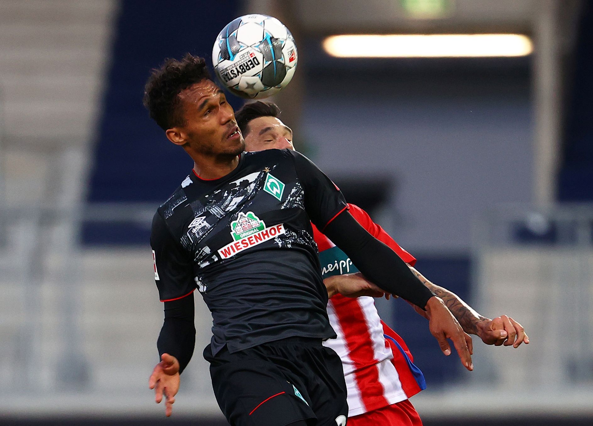Brémy se udržely v bundeslize, i když Gebre způsobil penaltu - Aktuálně.cz