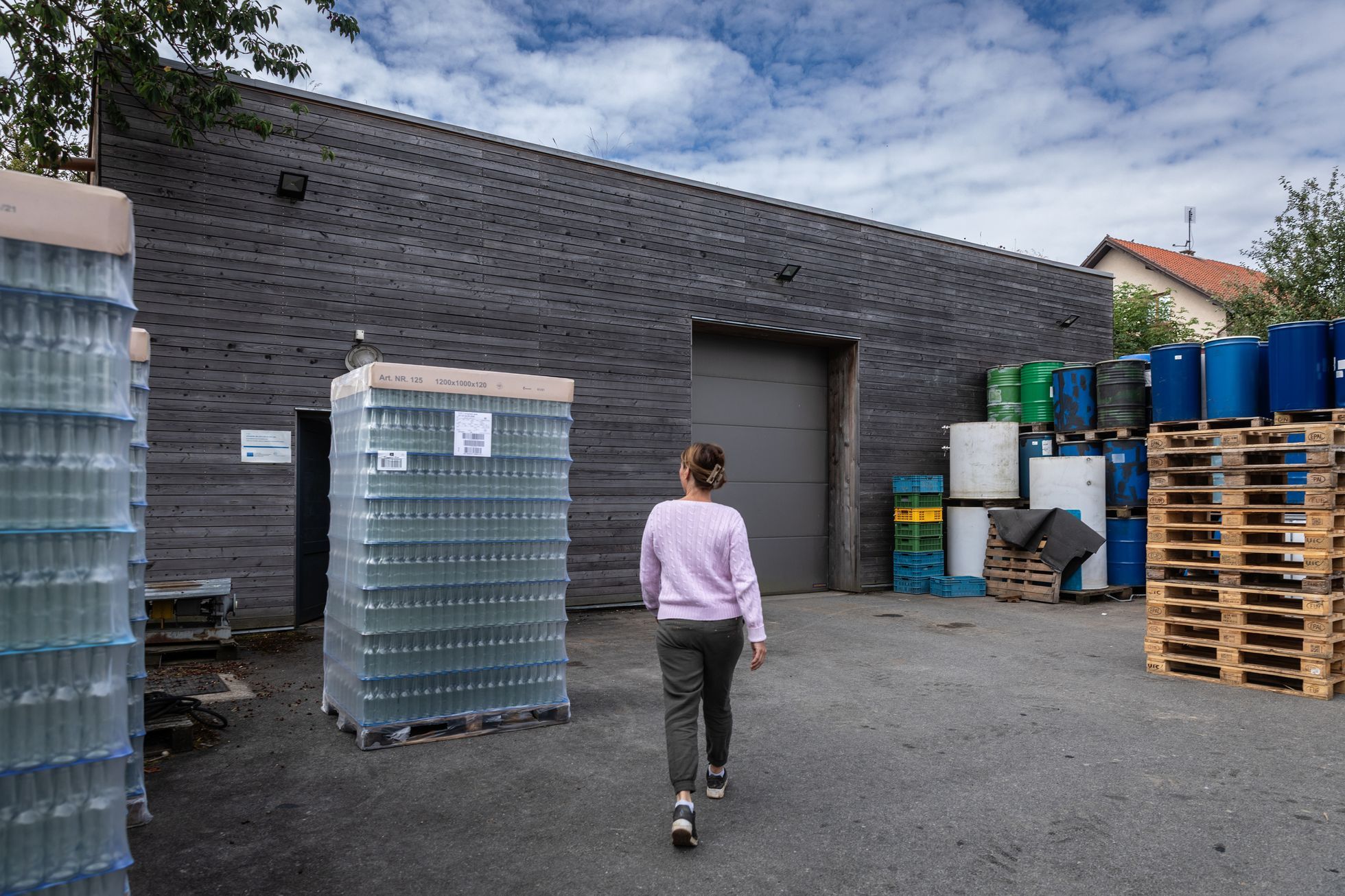 Za cider v Líšnici vyměnili byty v Praze. Ze zchátralého statku vznikl ...