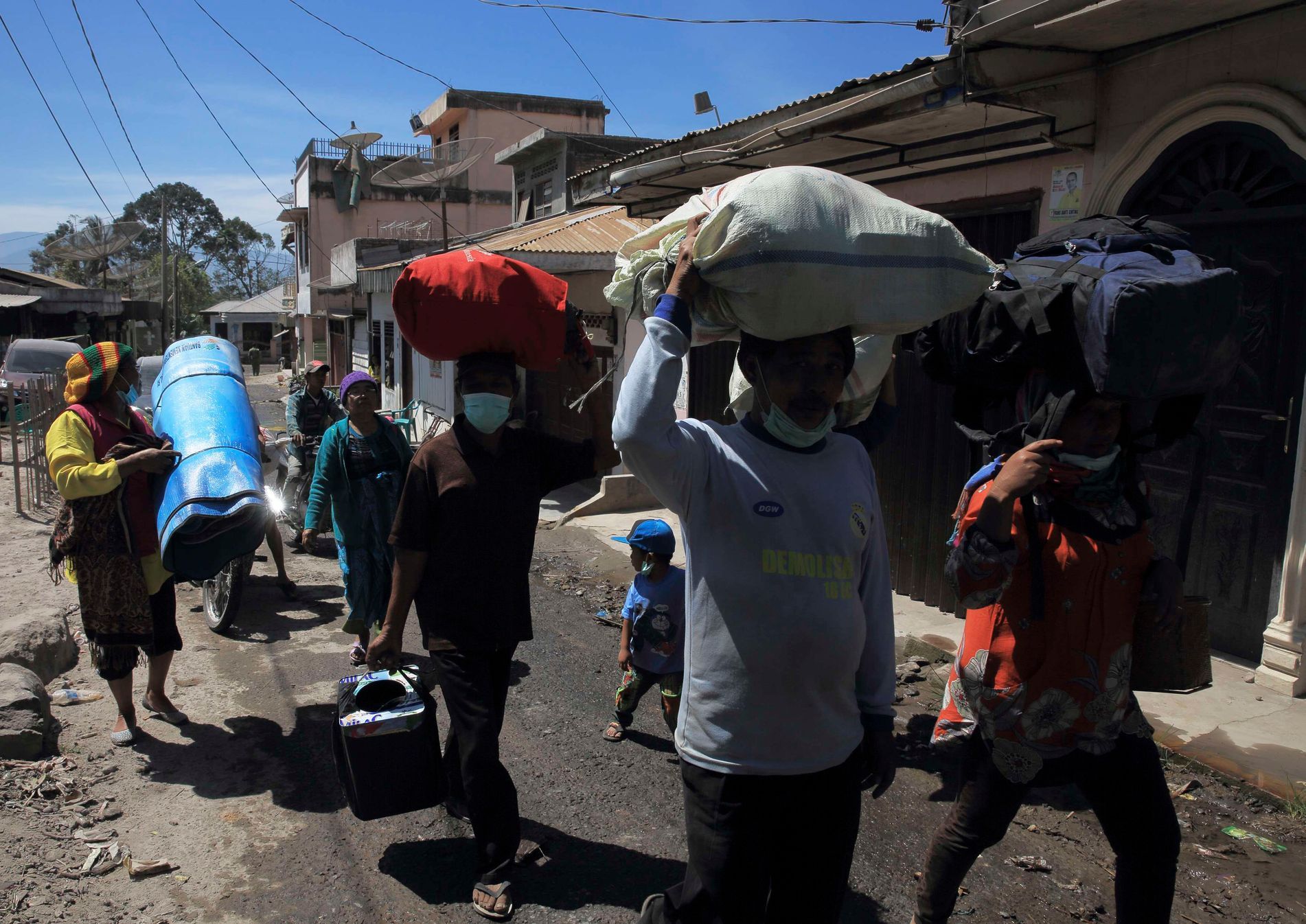 V Indonésii soptí další vulkán, tisíce lidí utíkají - Aktuálně.cz