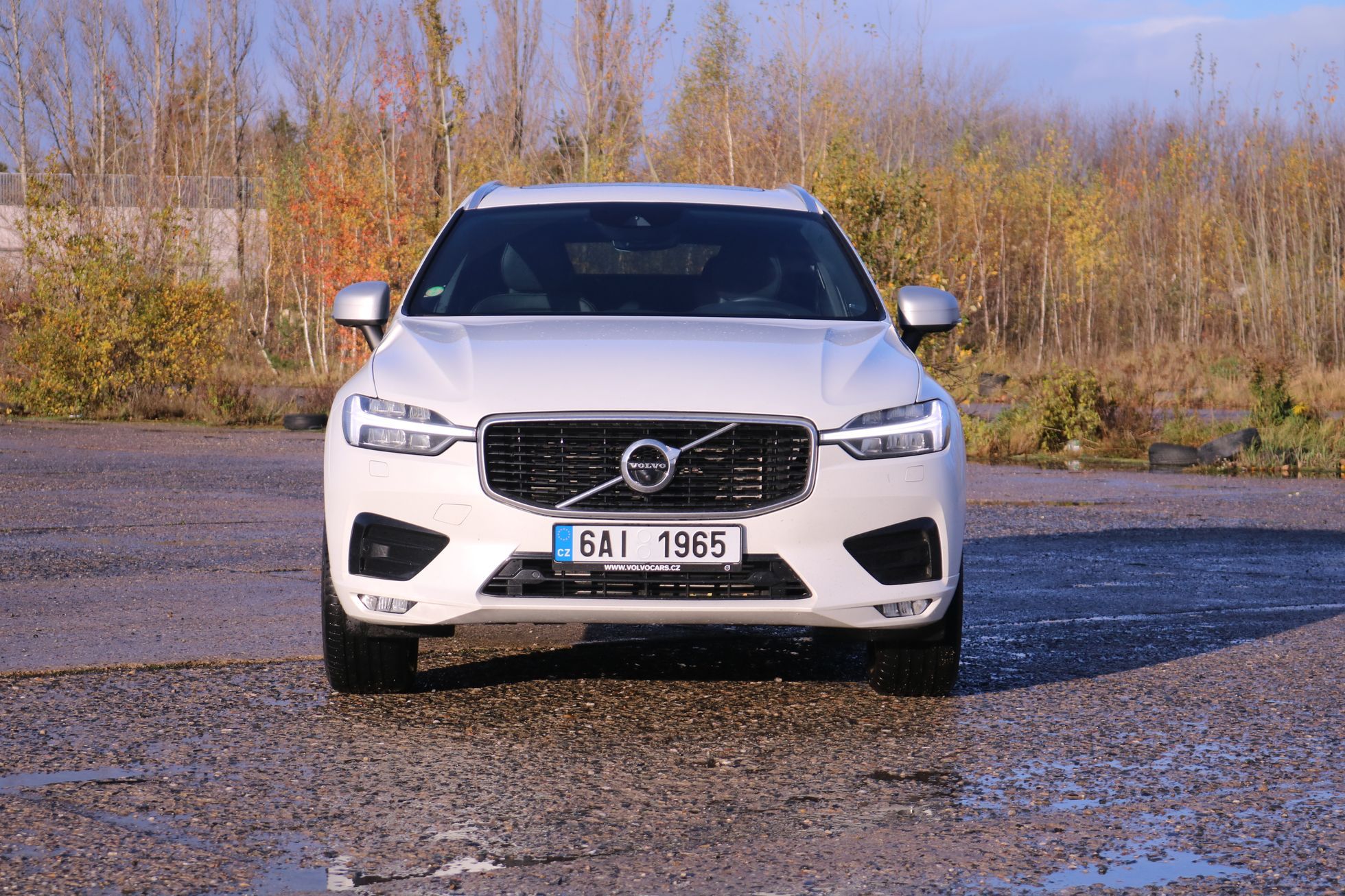 Řídili jsme nejbezpečnější auto roku podle Euro NCAP. Volvo XC60 vyniká ...