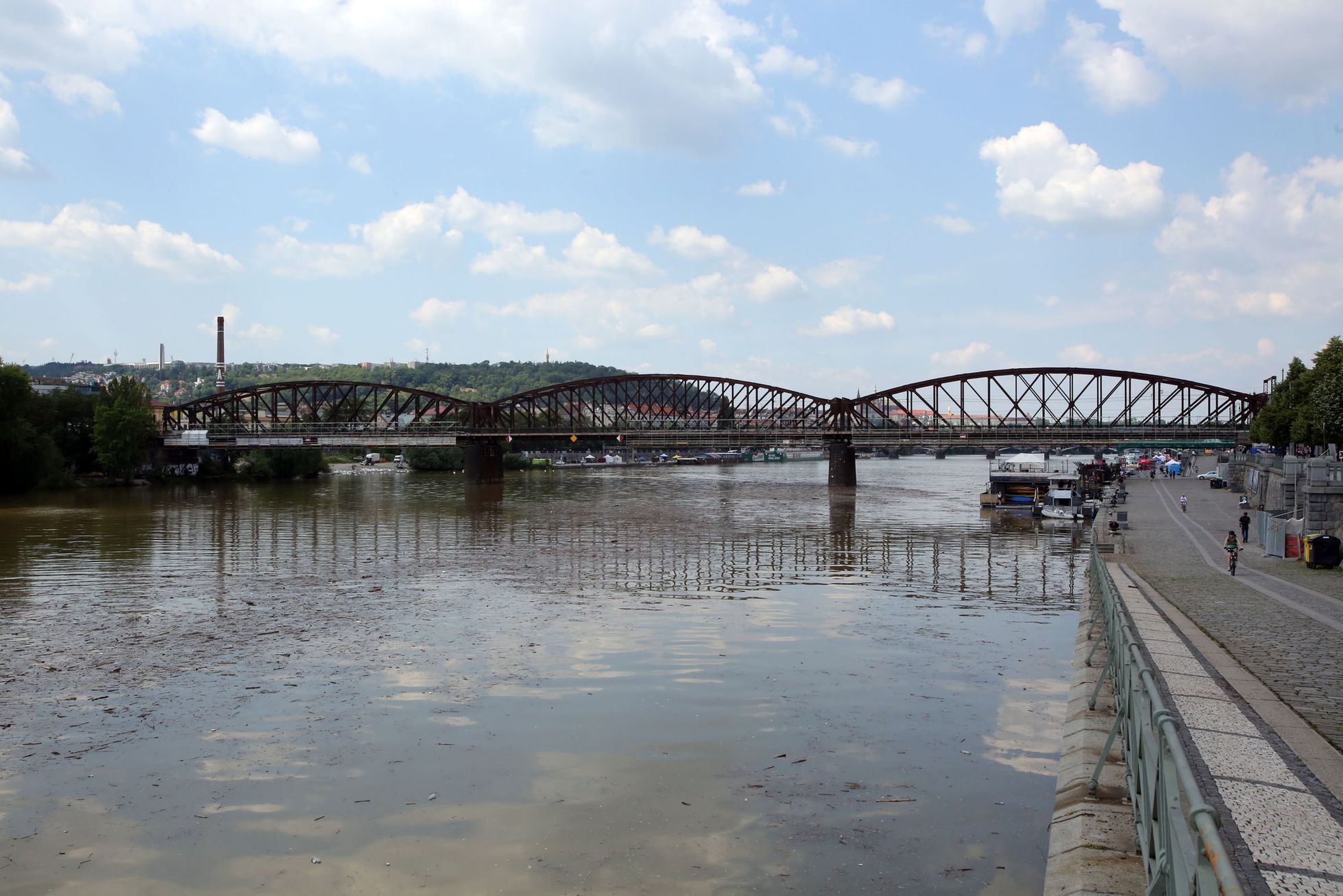 "Jako jít v teplákách do Národního." Architekti se přou o podobu nového ...