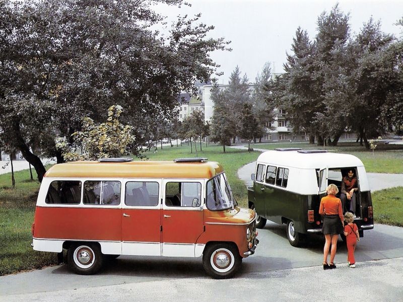 Z postelí přímo mezi auta. Polská Nysa se za 30 let nezměnila, byla i ...