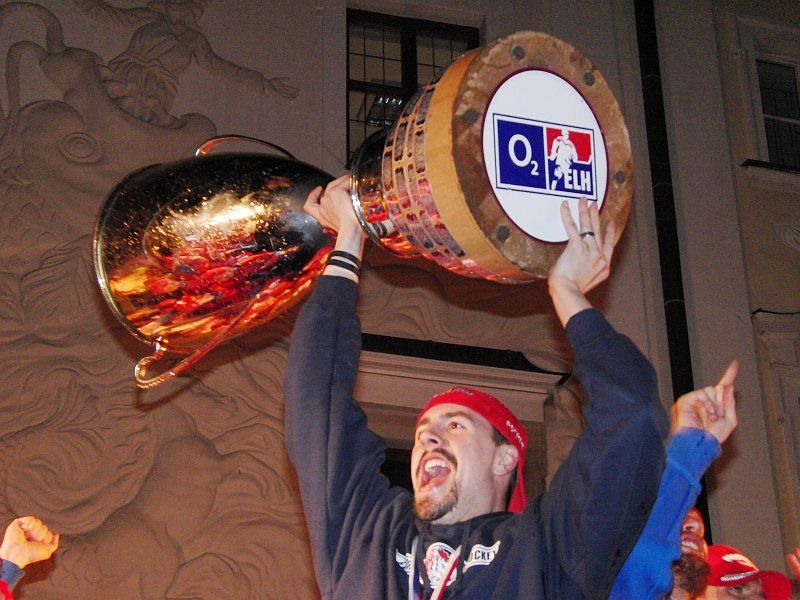 "Senior" Hašek zlomil ligu. Je nejstarším králem dějin - Aktuálně.cz