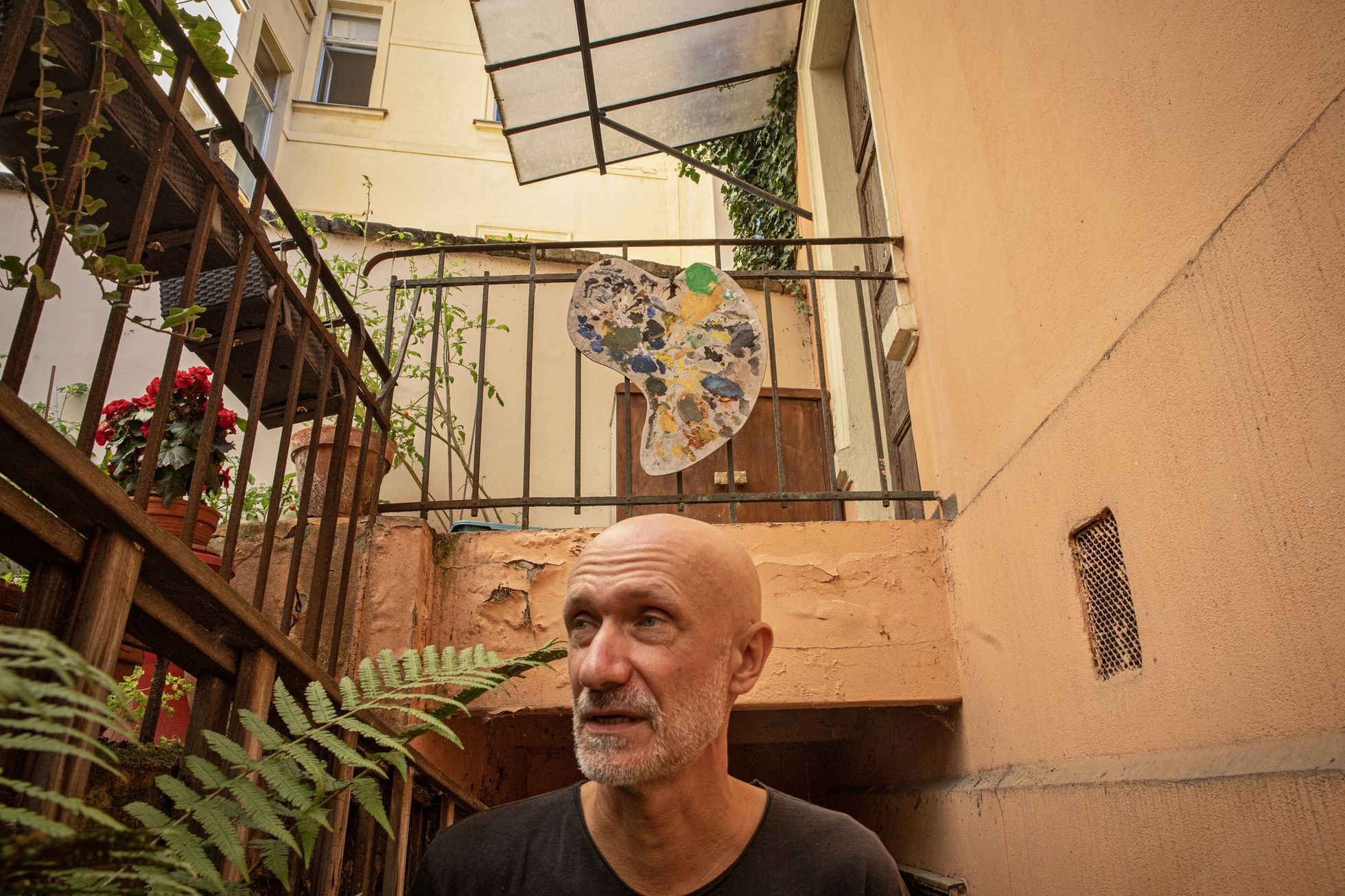 Přemalovával jsem fotky z Hubbleova teleskopu. Nežijeme v jednoduché ...