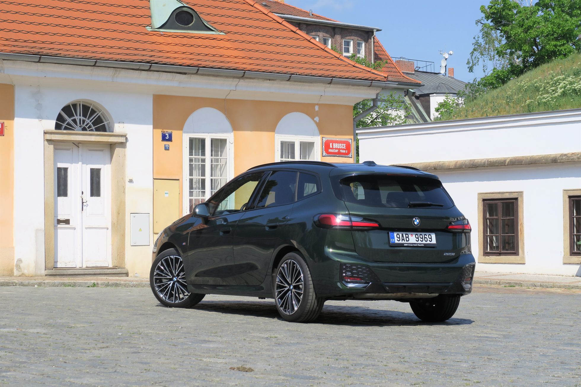Rodinné BMW popírá lékařskou vědu. Čím větší ledviny, tím menší žízeň ...