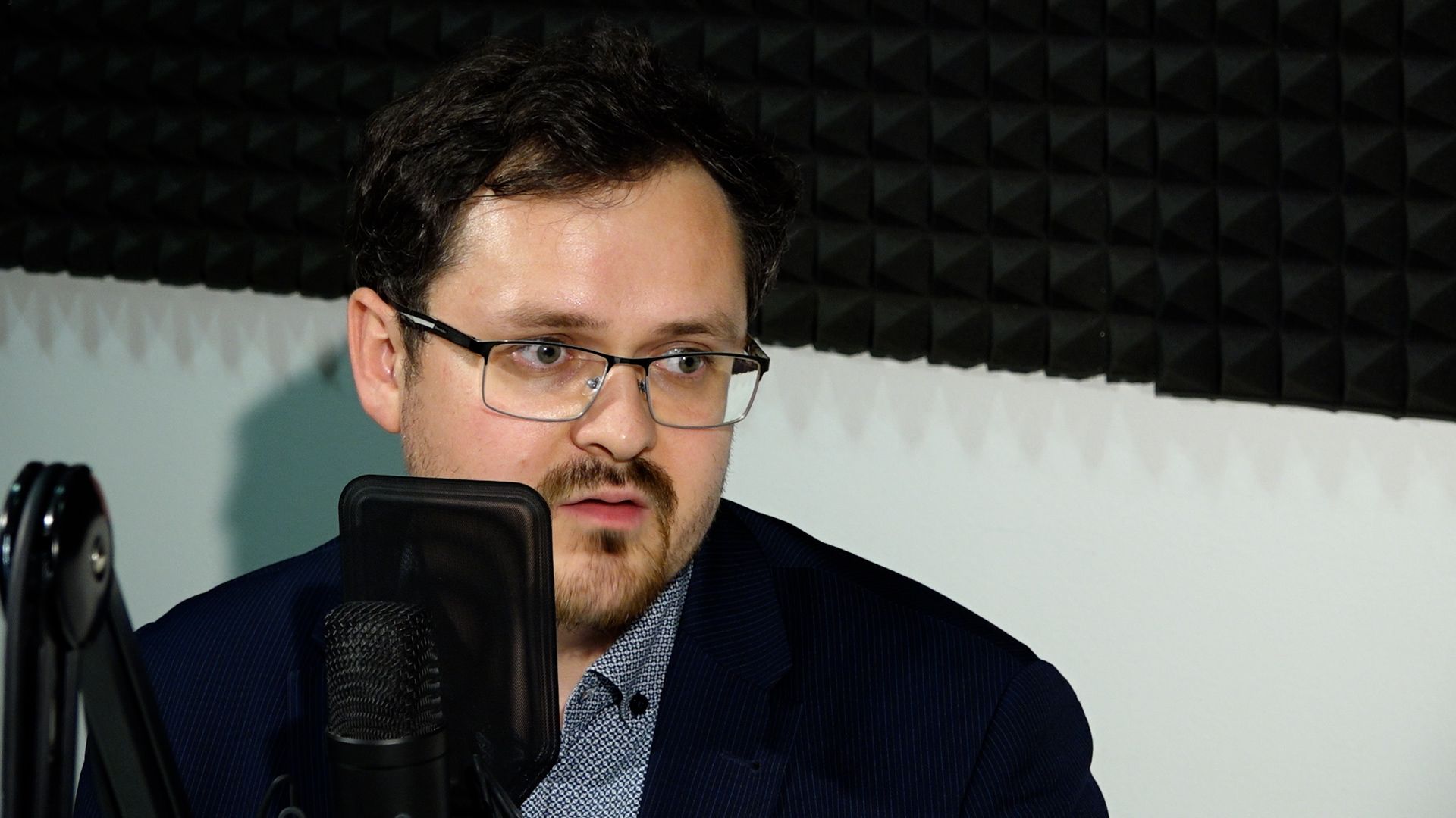 Rozhovor o dezinformacích s analytikem Pavlem Havlíčkem, část první ...