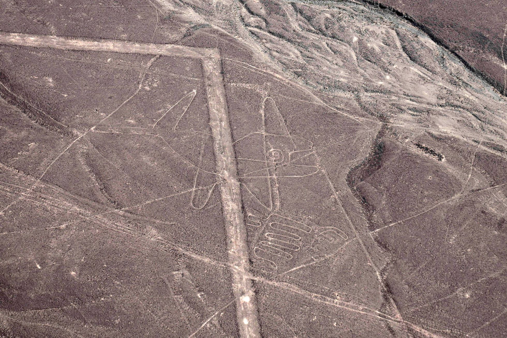 Obrazce na planině Nazca zůstávají nedotčeny. Peru otočilo a chrání ...