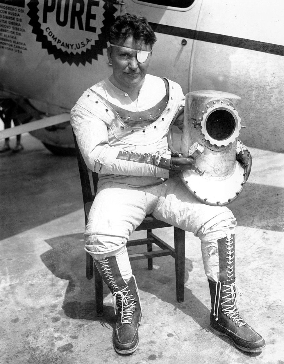 Wiley Post jako první obletěl sám Zemi v letadle - Aktuálně.cz