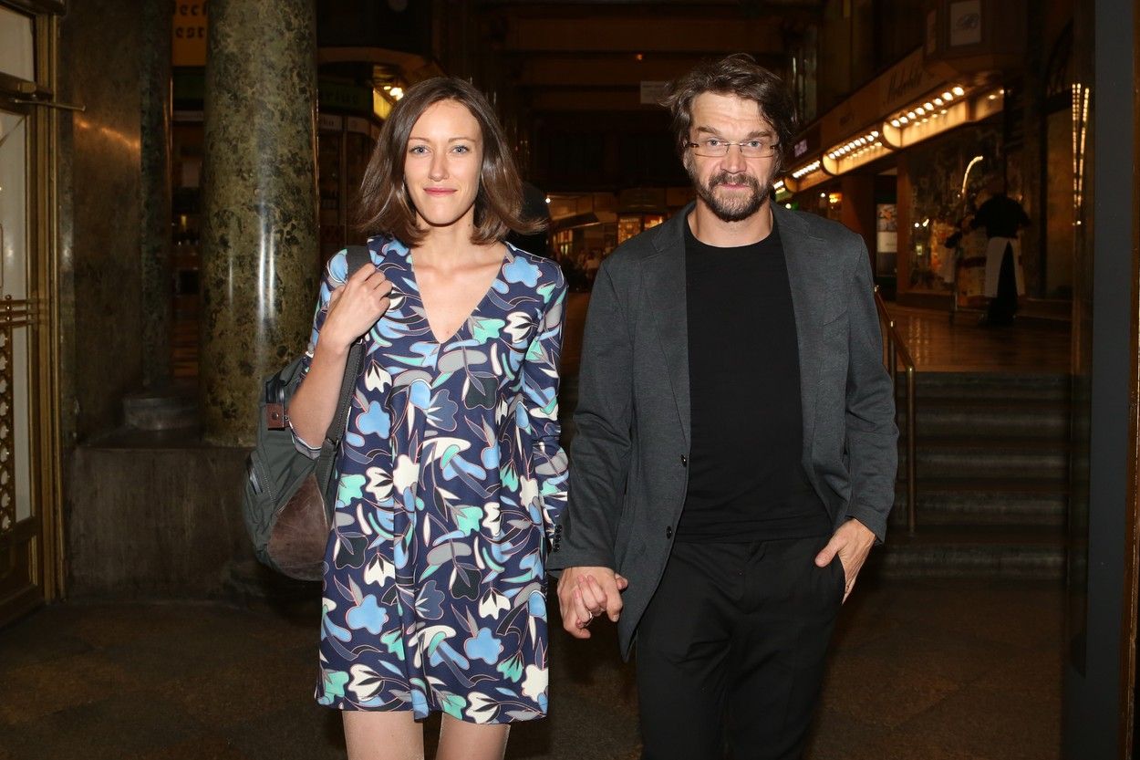 Zpěvák Dan Bárta (53) bude potřetí otcem. Jeho žena porodí každou ...