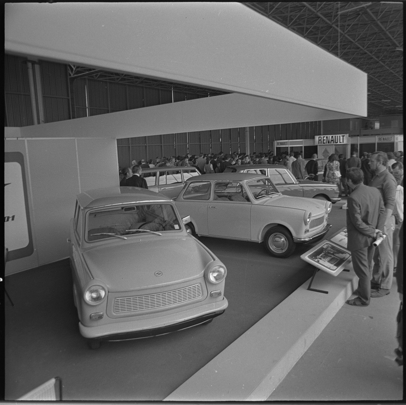 Historie Trabantu na dobových fotkách - Aktuálně.cz