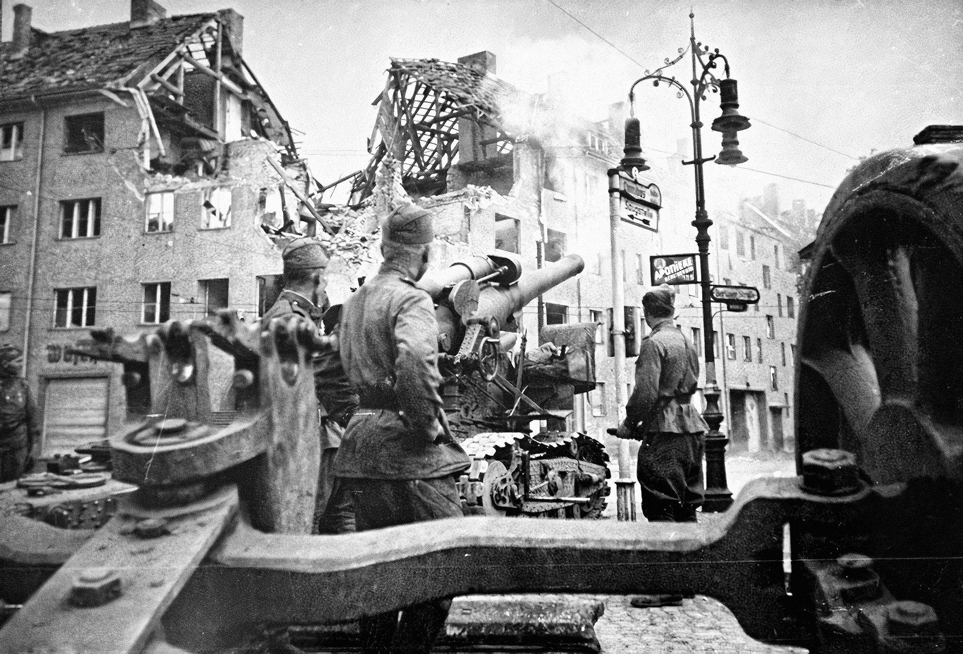 FOTO: Bitva o Berlín v roce 1945 - Aktuálně.cz