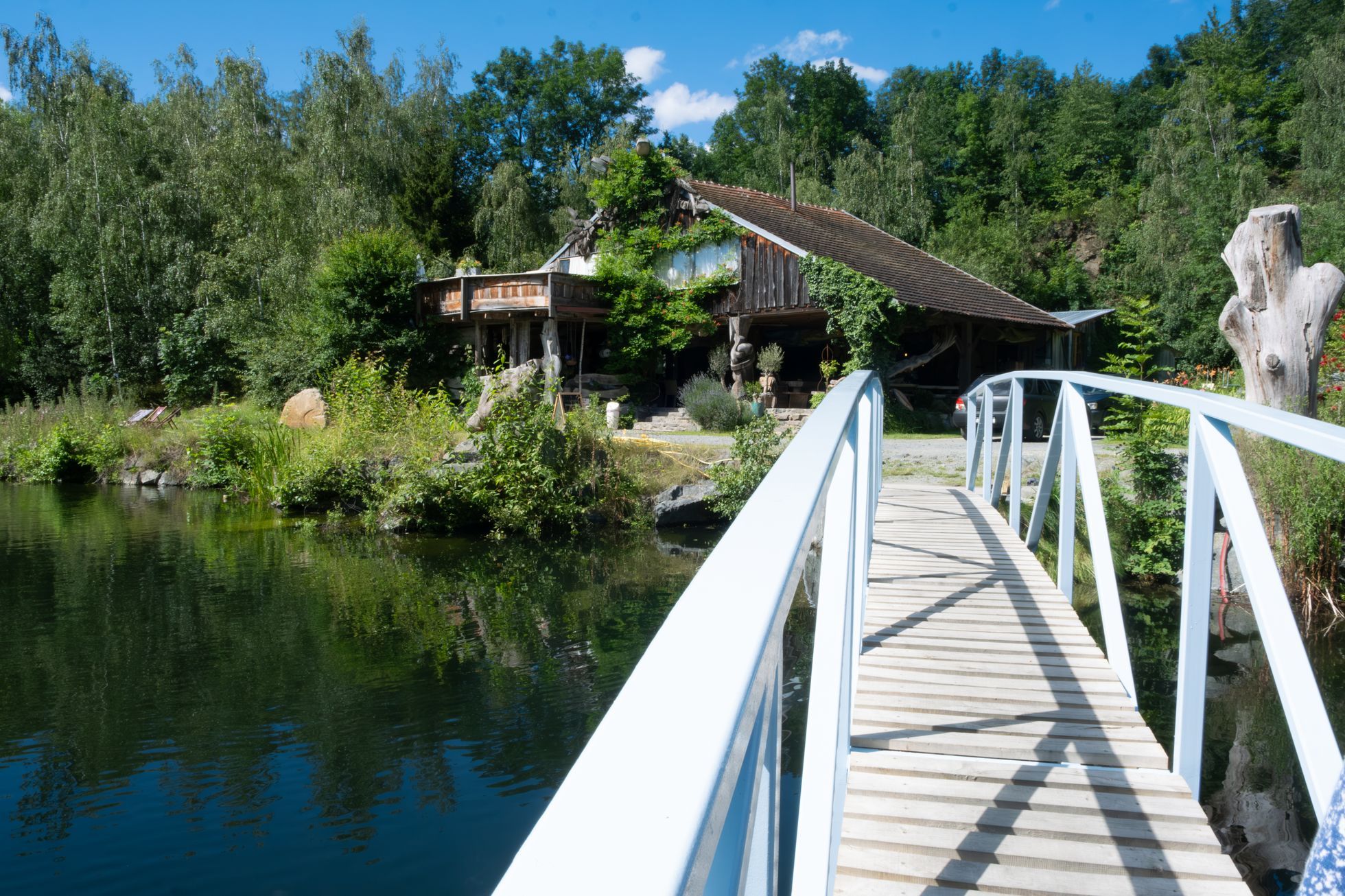 Koupání Lomeček v Plzeňském kraji má vodní pozorovatelnu a umělecké ...