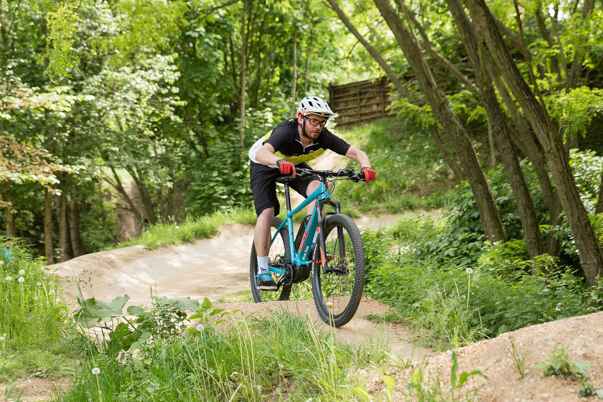 Superior eXP 919: dojezd 50 km, celkové hodnocení 67 % - Aktuálně.cz