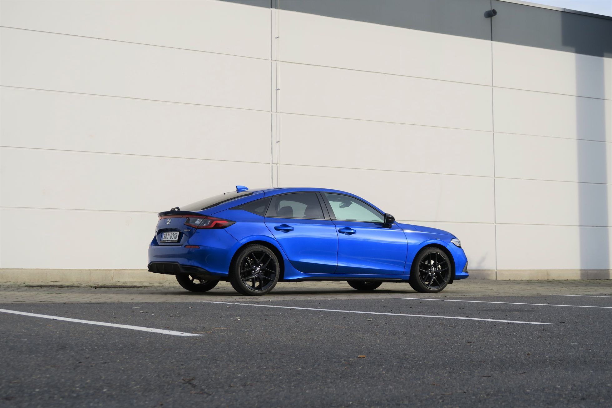 Test Hondy Civic. Tohle není nudný hybrid pro spořínky, je radost ho ...