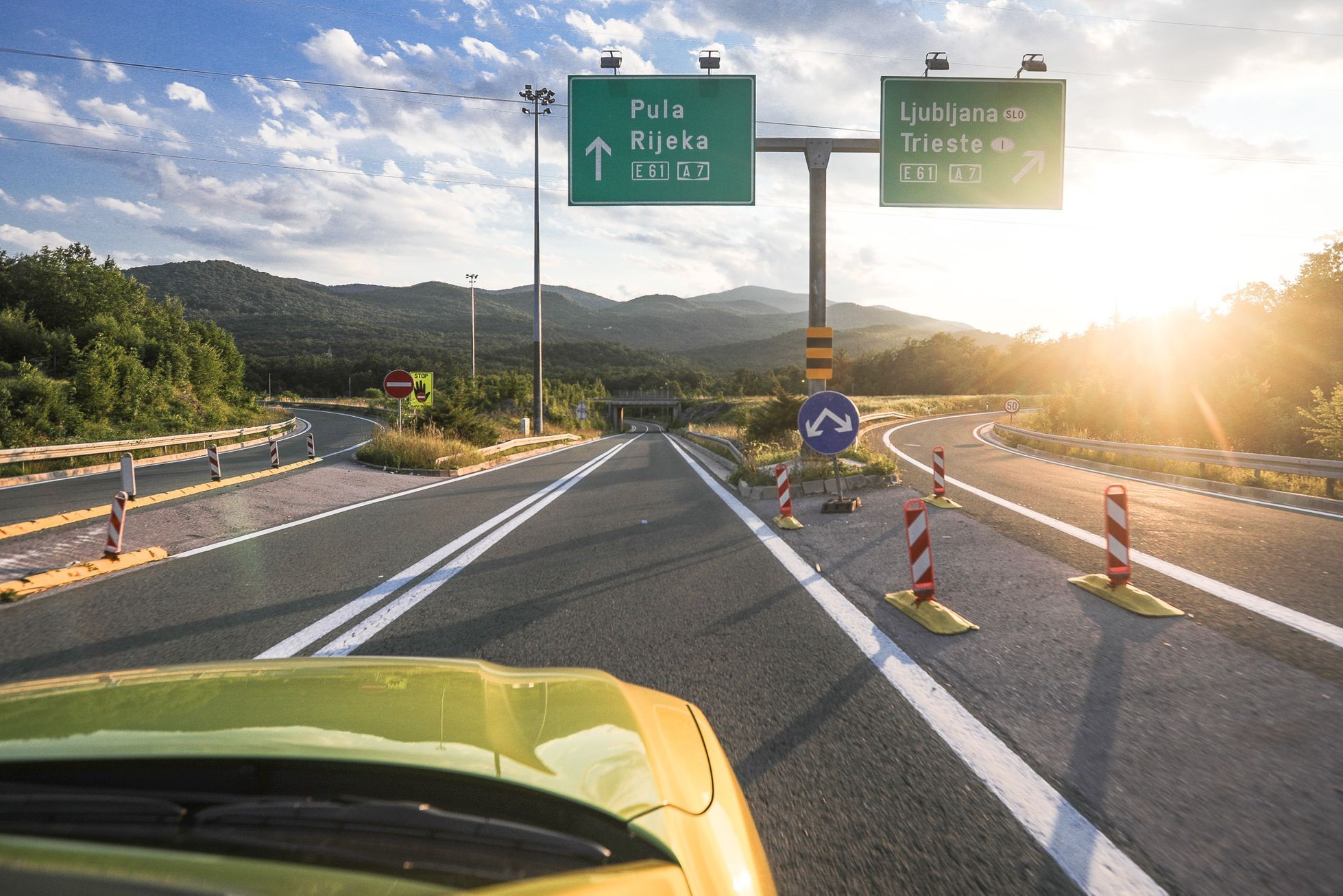 Dá se s elektromobilem dojet do Chorvatska? Vyzkoušeli jsme to na ...