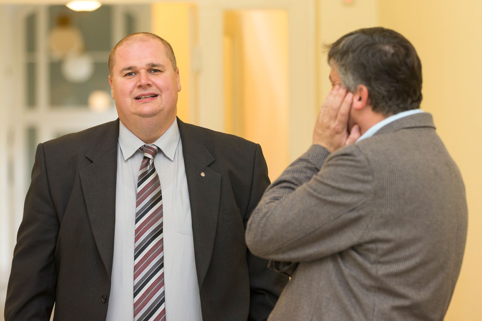 Soud zprostil vyšetřovatele Ředitelství silnic a dálnic viny z vyzrazení svědkyně - Aktuálně.cz