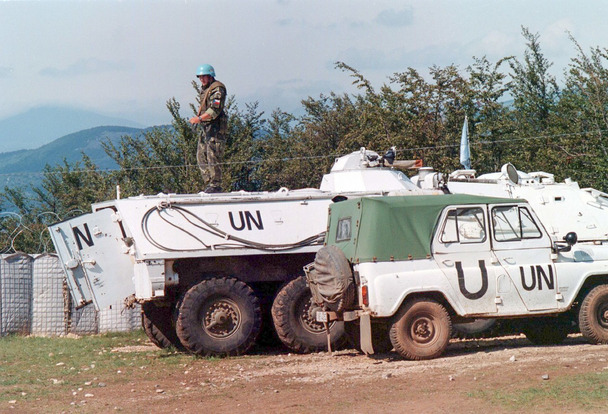 Foto: V jednotkách UNPROFOR vyrostli Česku lídři. Vyznamenání převzali ...