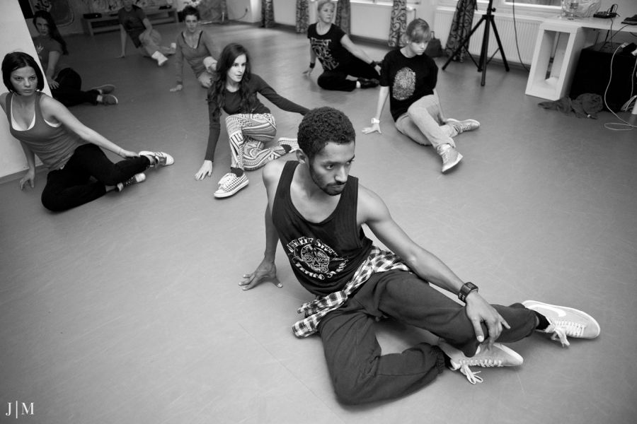 Tanečník Yemi AD vytváří choreografii pro Kanye Westa. Zároveň chystá ...