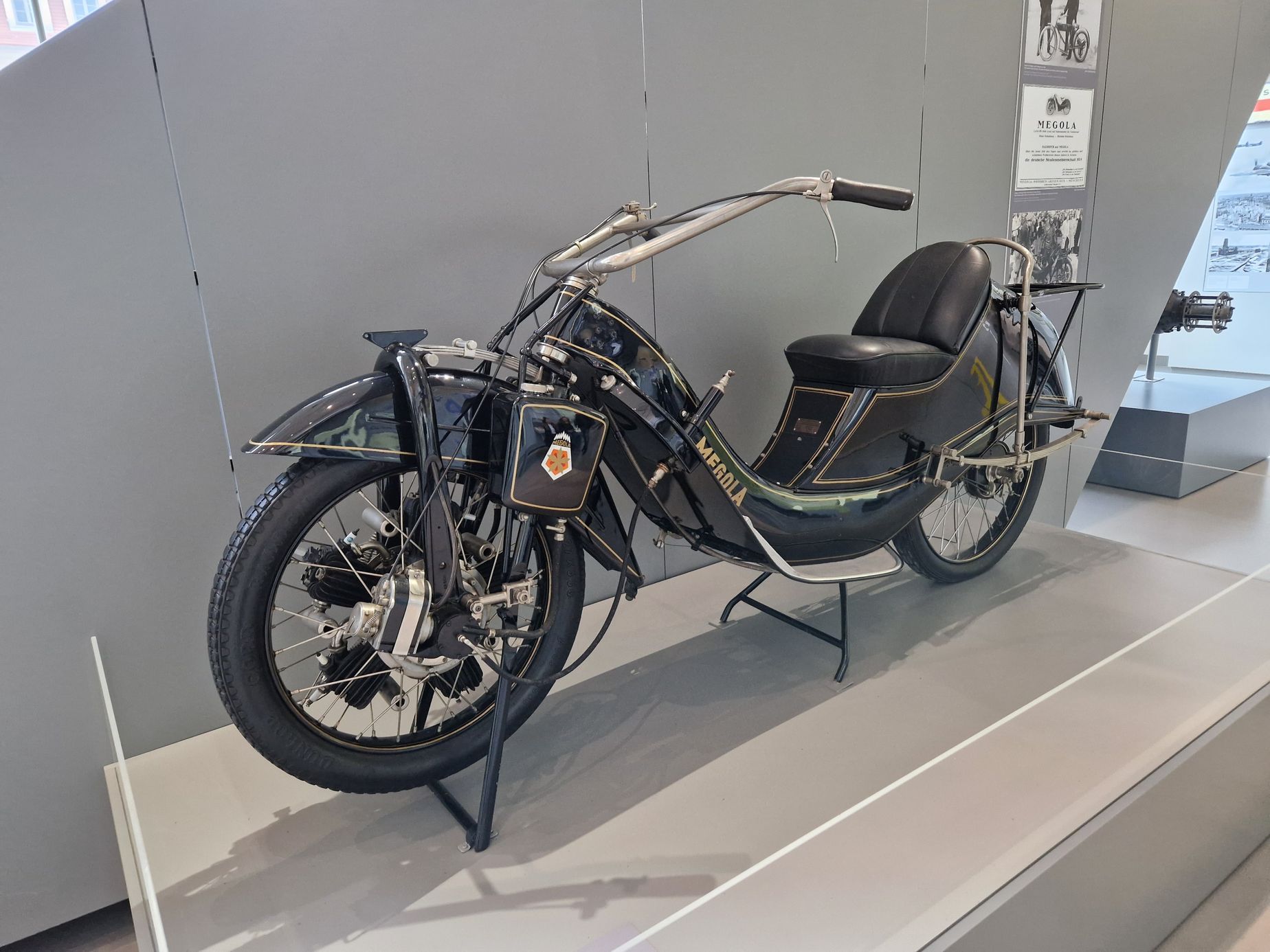 Nejdelší česká motorka i zapomenutý moderní Wartburg. K vidění jsou ...