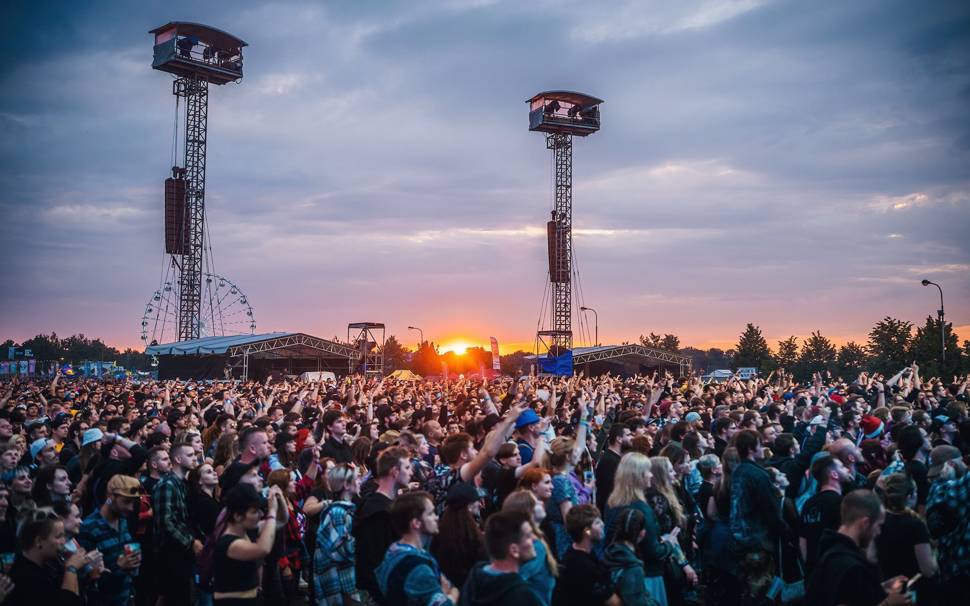 Machine Gun Kelly odešel bez potlesku. Nejlepší na Rock for People byli ...