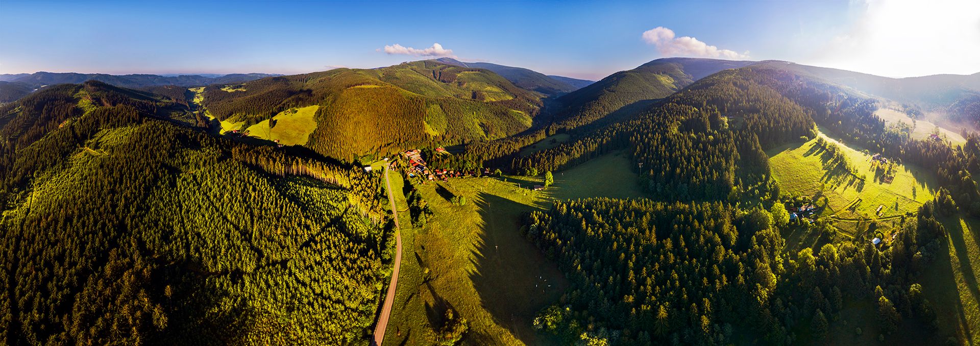 Foto: Pralesy a ojediněle pestrá krajina Beskyd jsou chráněny zákonem ...