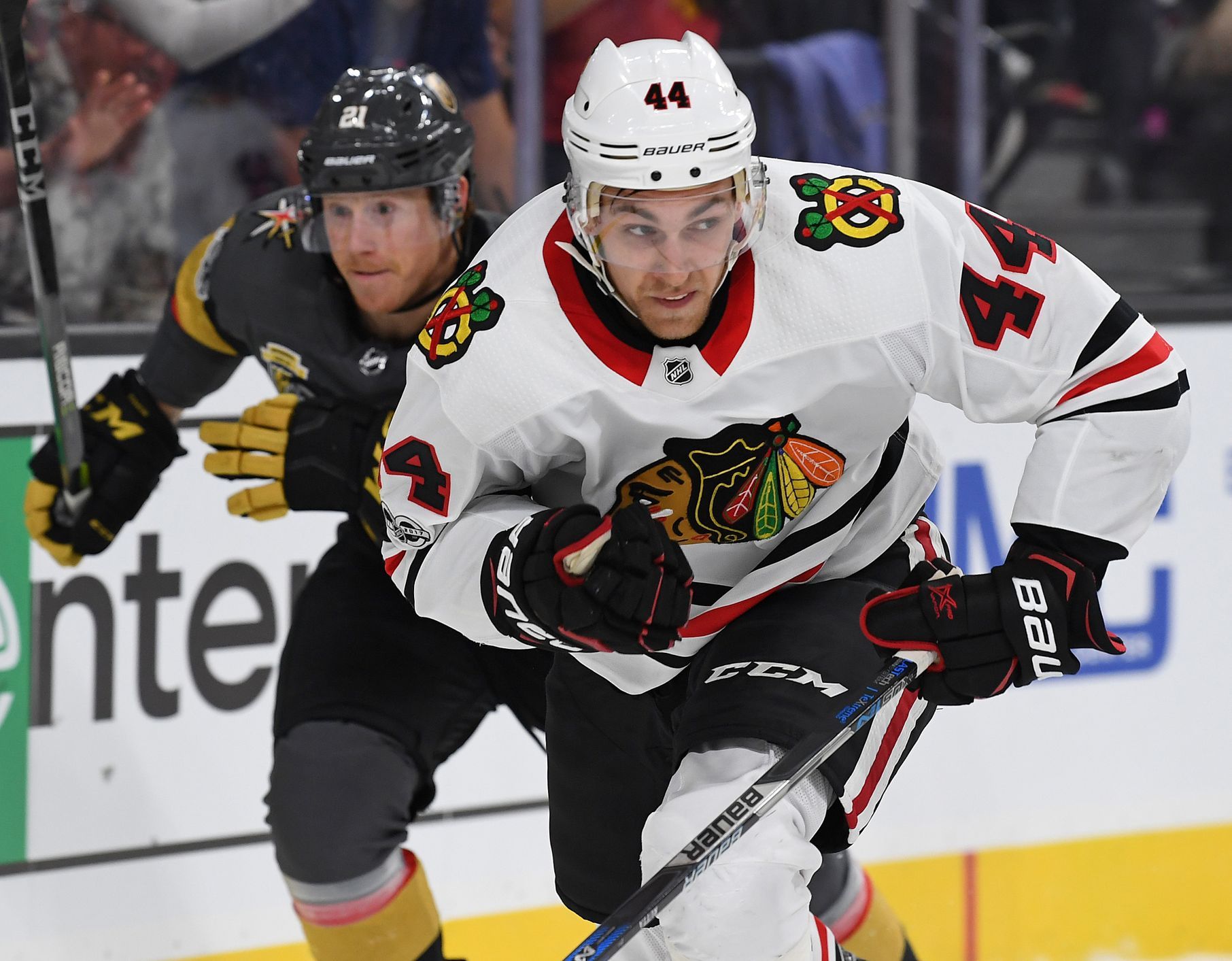 Rutta dál udivuje, trenér ho spároval s klíčovým bekem Chicaga. Dobře ...