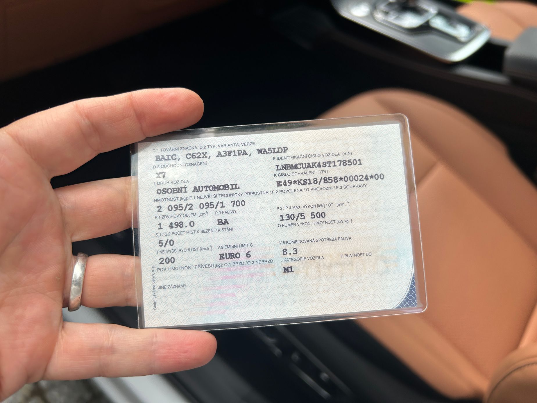 Jen jedna cena, příplatková výbava neexistuje. Čínský BAIC vytěžil ...