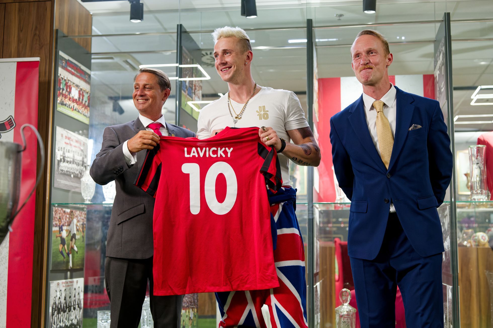 Recenze na film Vyšehrad Dvje - Aktuálně.cz