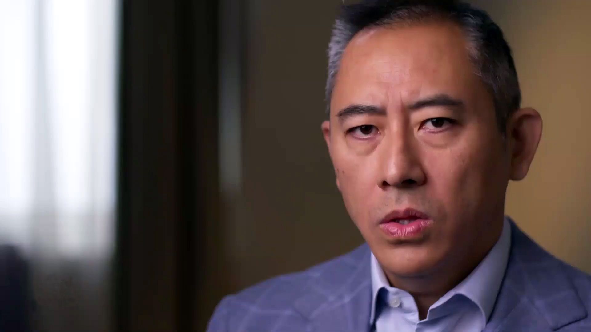 Bývalý čínský realitní magnát Desmond Shum odkrývá tajemství ...