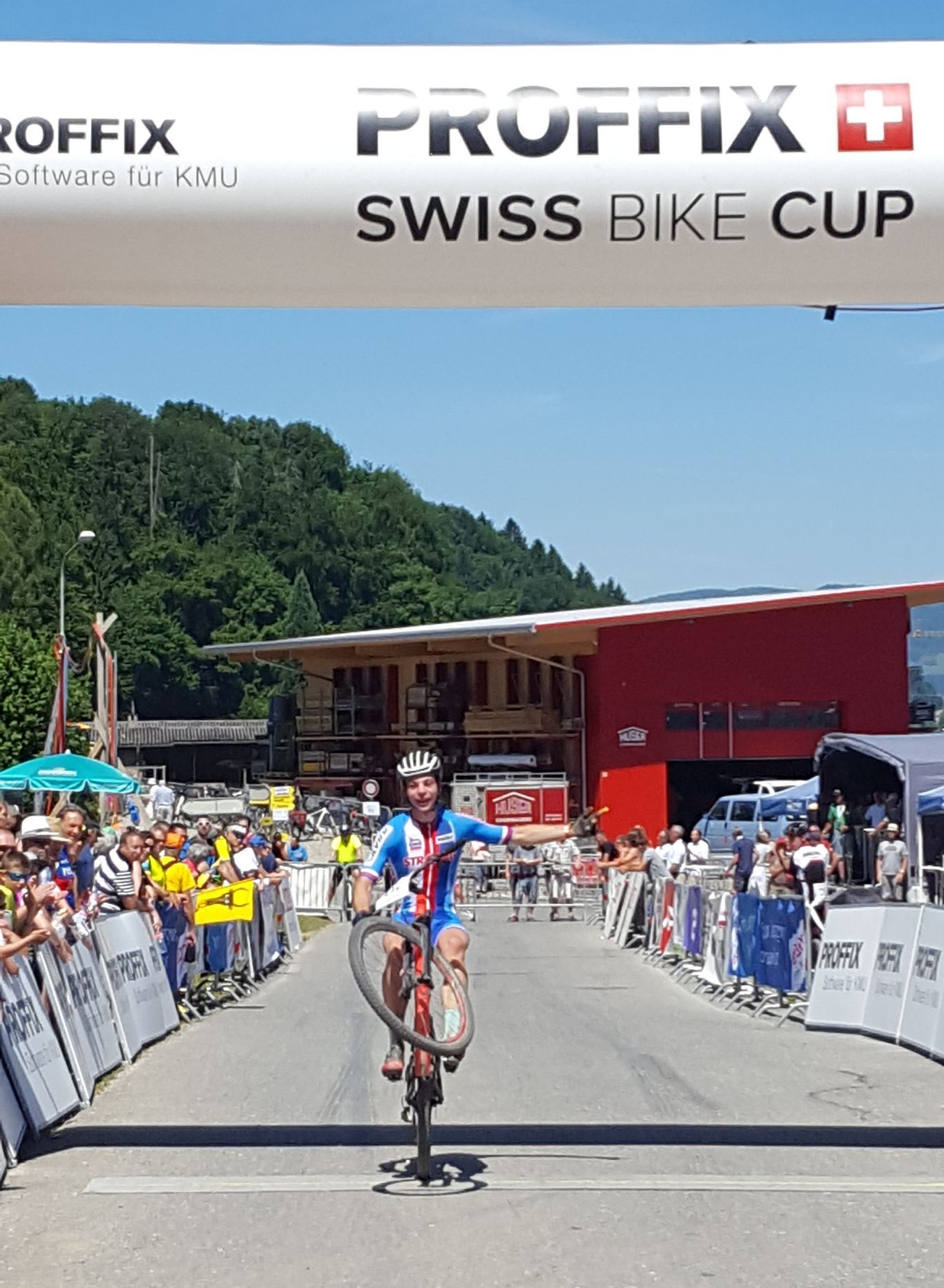 David Zadák dojel druhý v juniorské světové sérii horských kol v ...