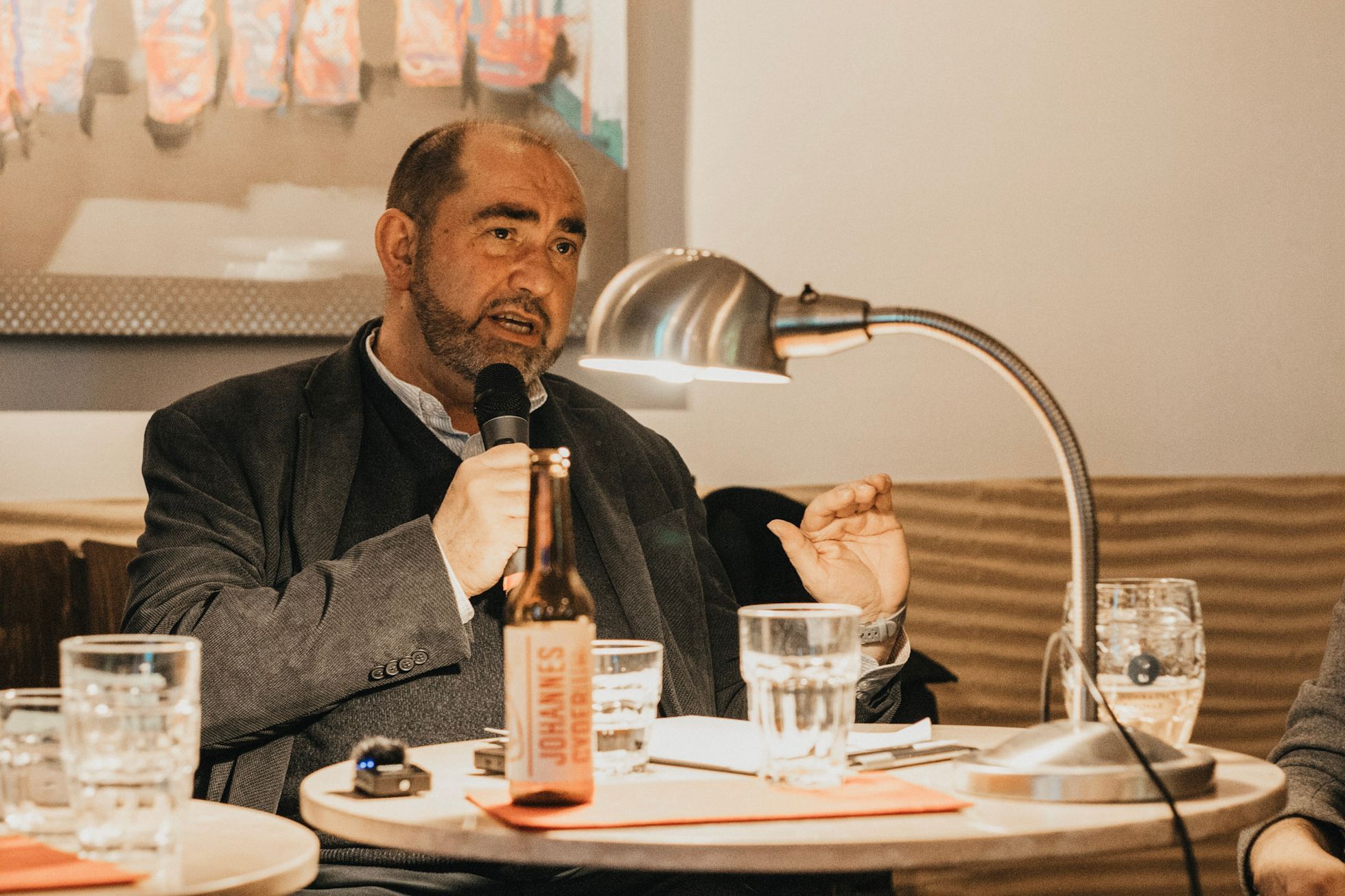 Recenze románu Letnice od Miroslava Hlauča - Aktuálně.cz