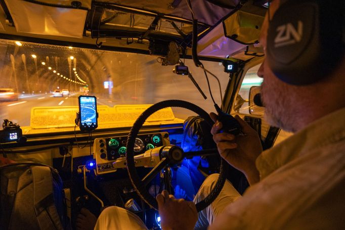 Luaz 967, známý jako žlutá žába, je auto které není stavěné na ...