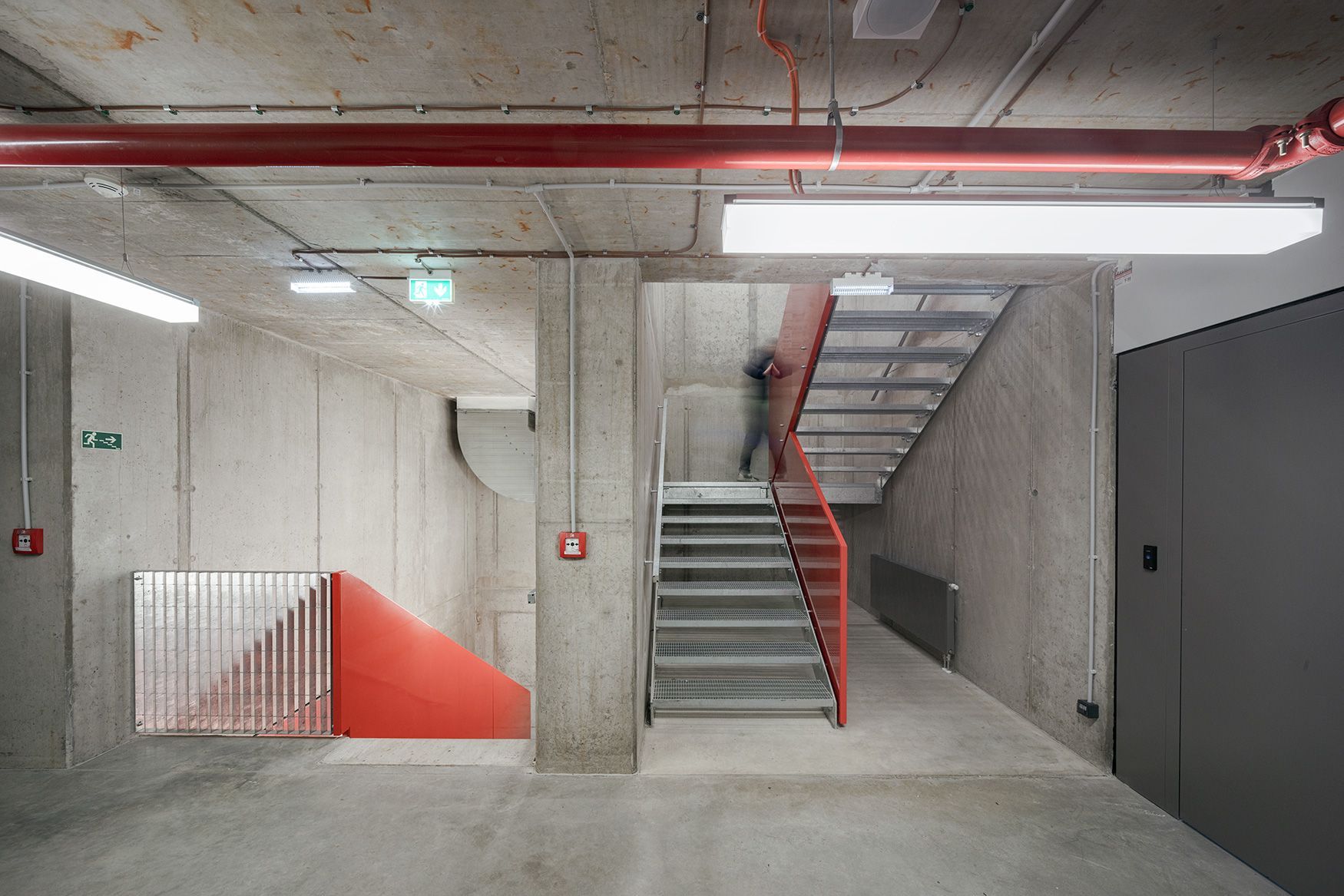 Navrhl Dox, novou budovu UMPRUM i obřadní síň pro Týnec. Architektem ...