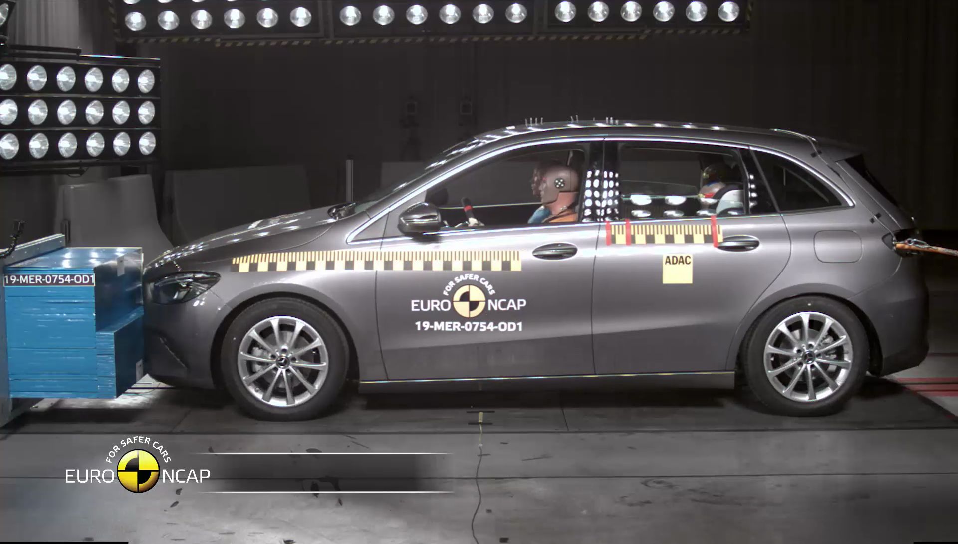 Crash test - Mercedes-Benz B-Class - Aktuálně.cz