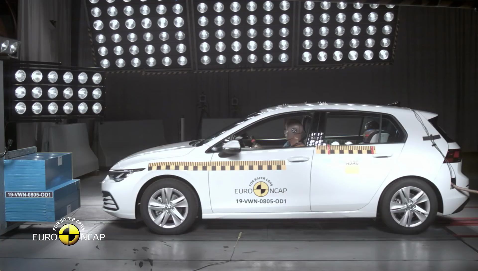 Crash test - Volkswagen Golf - Aktuálně.cz