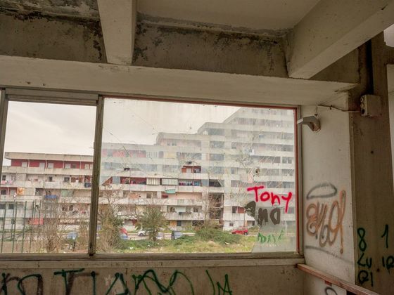 Neapol nechá zbourat budovy Scampia, známé ze seriálu Gomora - Aktuálně.cz