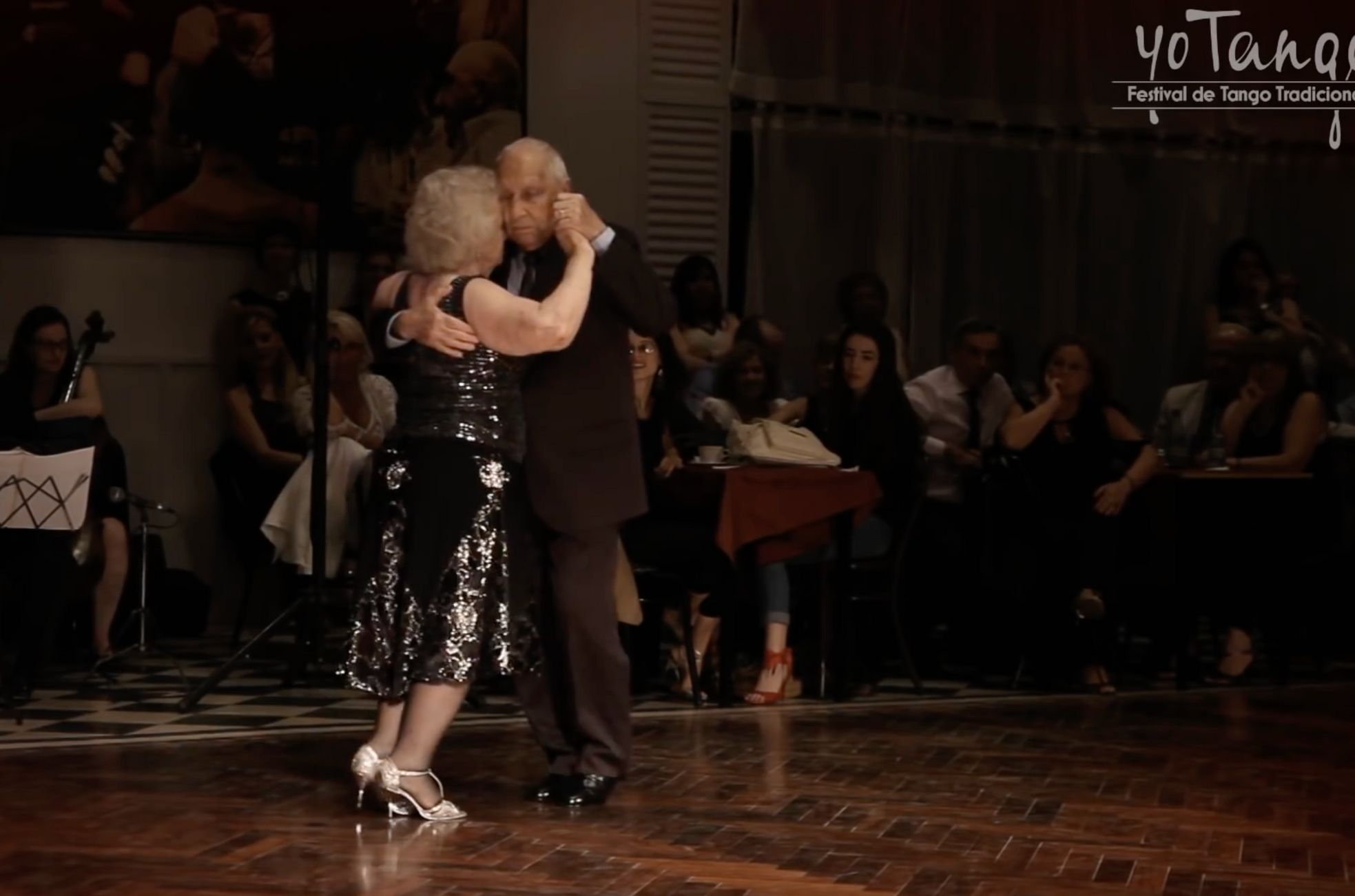 Dva argentinští stařečci tančí tango už 70 let. Na soutěže trénují ...