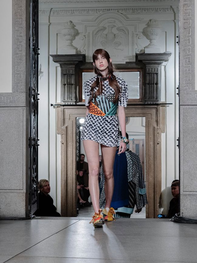 Prague Fashion Week na molu. Česká móda: dramatická, provokativní i ...