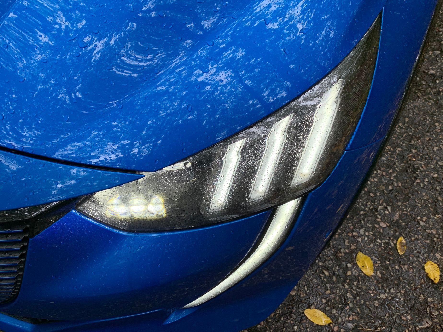 Auto Roku S Baterkou M sto N dr e Peugeot E 208 Je V bni kou Na Auto Roku S Baterkou M sto N dr e Peugeot E 208 Je V bni kou Na